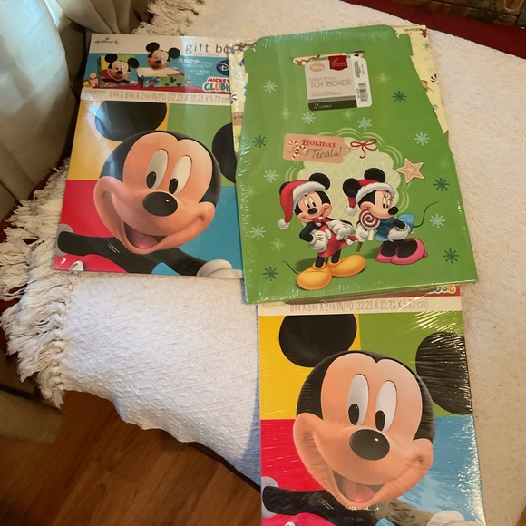 Hallmark | Party Supplies | Hallmark Mickey Mouse Clubhouse Funzip Gift ...